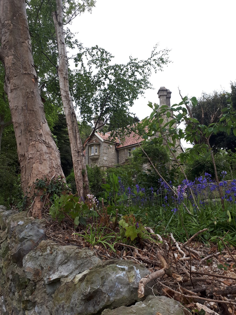 A TOUR GUIDE IN ENGLAND – APPULDURCOMBE HOUSE – Number One London