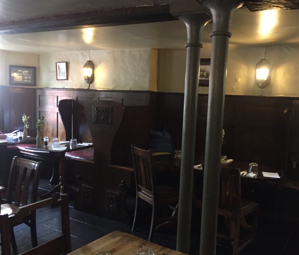 HISTORIC PUB CRAWL – The Spaniards Inn – Number One London