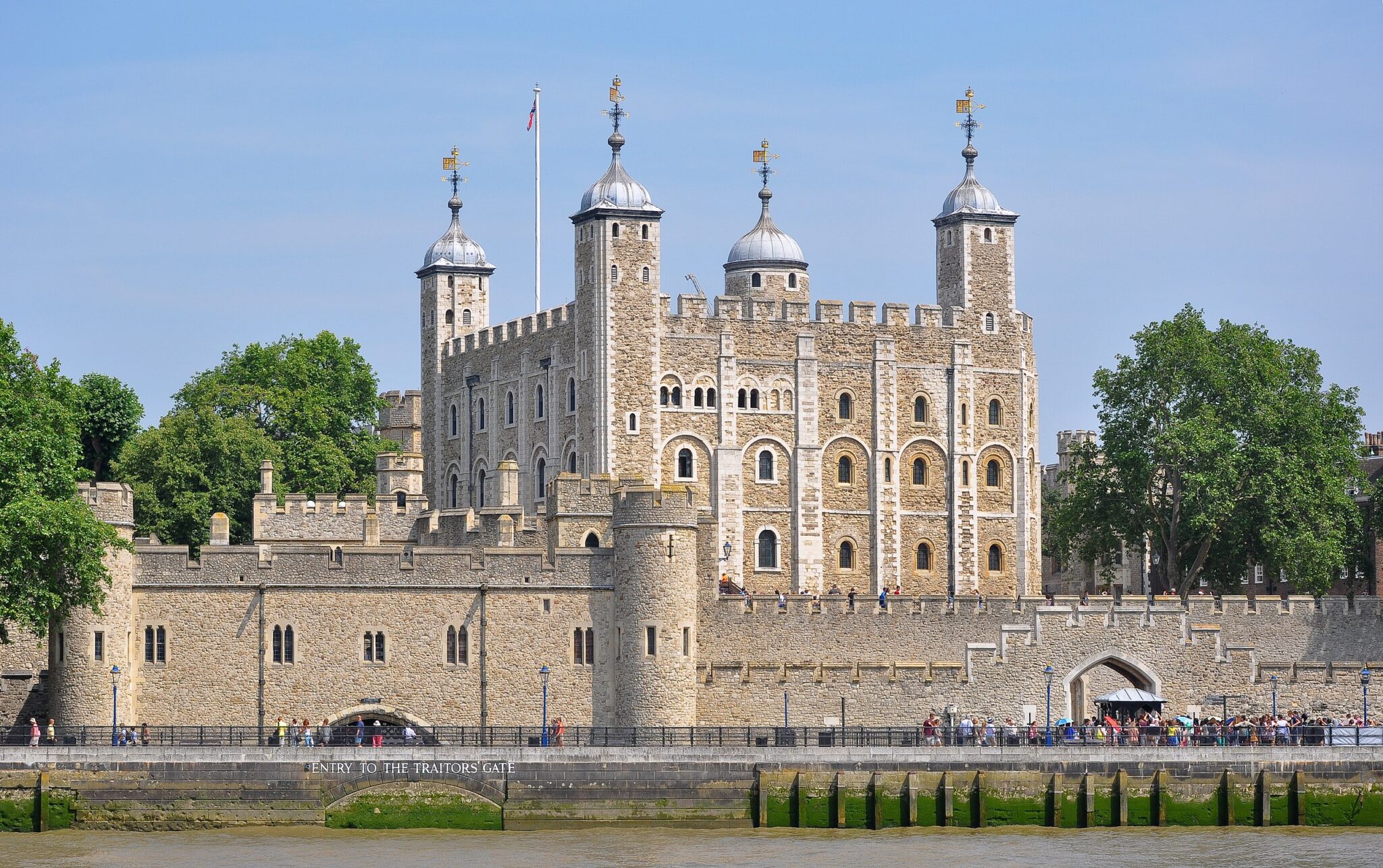 WHAT MAKES A CASTLE A CASTLE? – Number One London